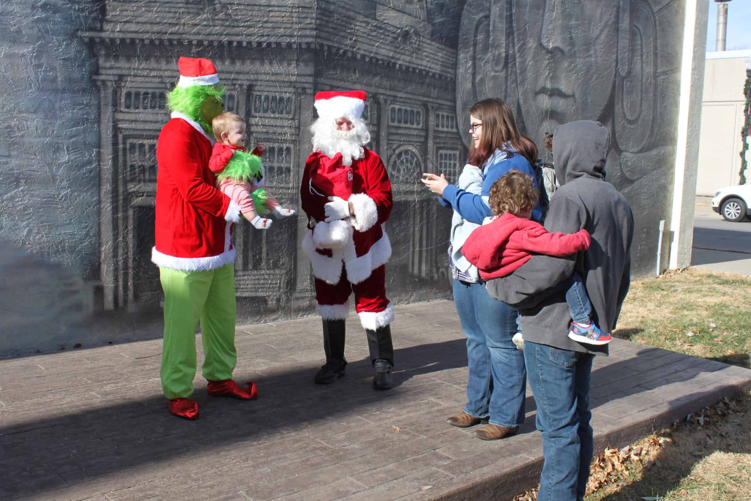 Excelsior Springs Grinch Has Heart