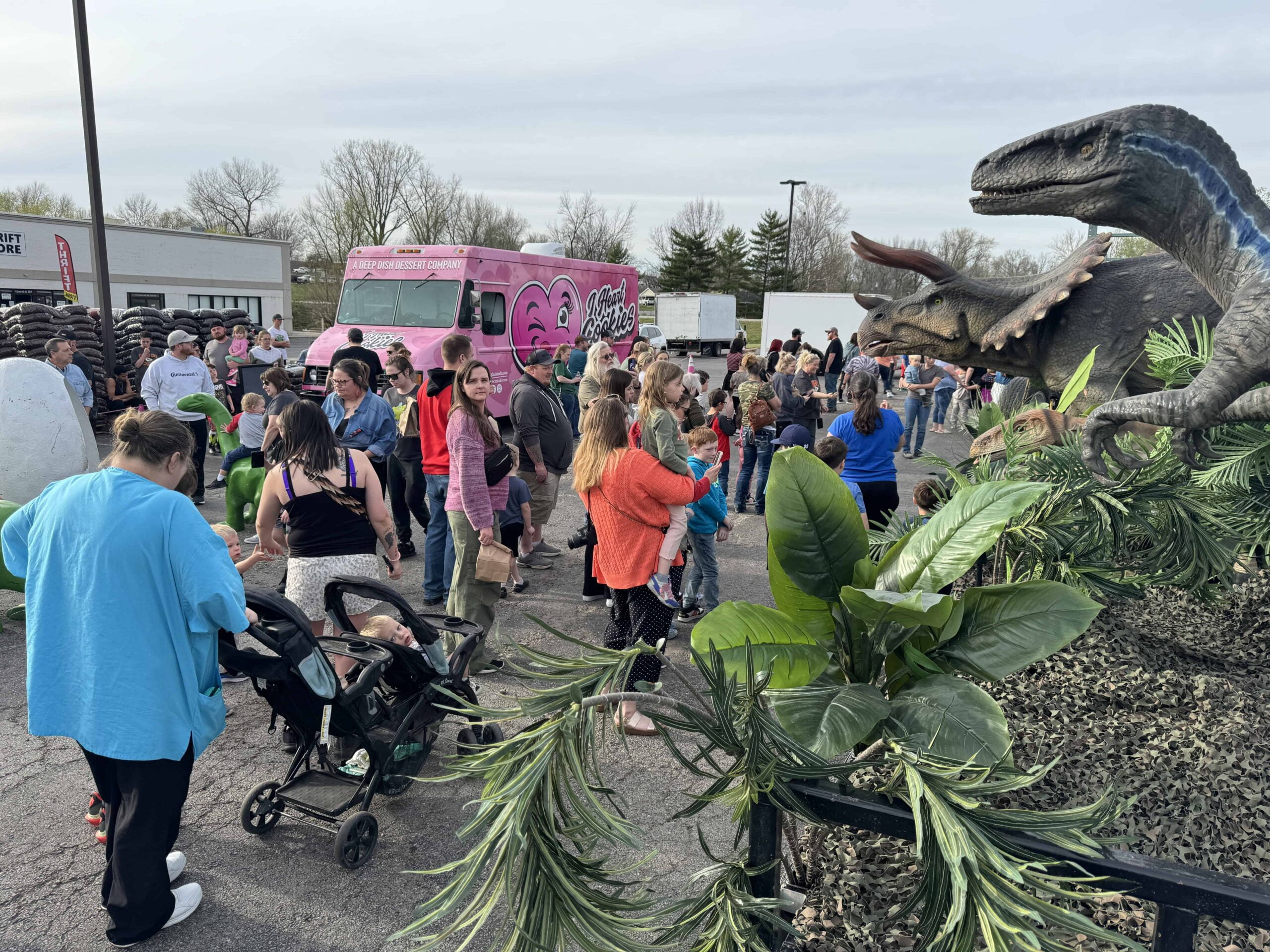 ROARRing Good Time! Gigantic Dinos & Bumblebee Roll into Town with I ...